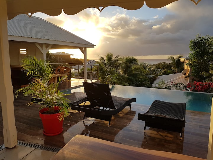 Villa Blanche Du Diamant.piscine à Débordement. - Martinique