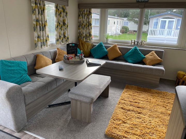 Forest Retreat-spacious Static Oakdene Forest Park - Ringwood