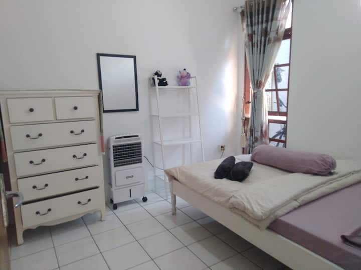 Grandpa's House - East Room - Bromo