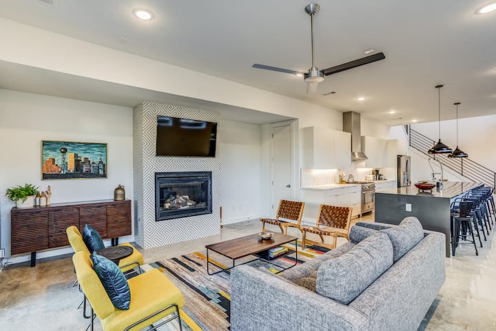 Pool, 4 Bedroom Modern Home In The Heart Of Dallas - Dallas, TX