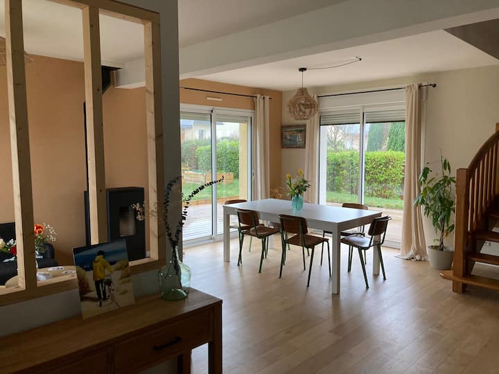 Maison De Ville Accès Terrasse/jardin. Proche Mer - Lannion