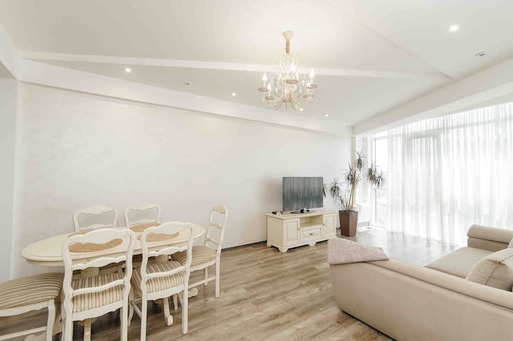 Rentiers | Skyline View Apartment - 몰도바