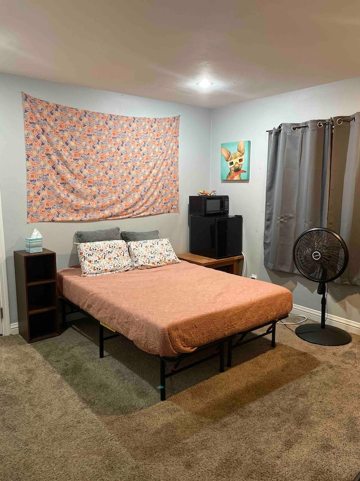 Room Near Base/beach - Oxnard, CA