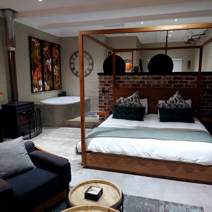 Cherry Grove Unit 11-no Loadshedding. - Dullstroom