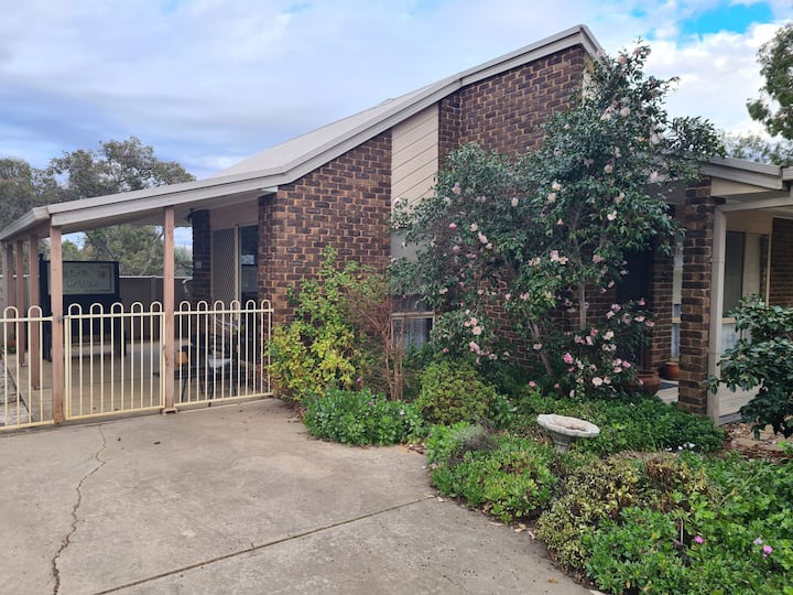 The Gums - Wagga Wagga