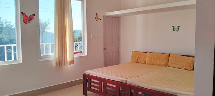 The Paradise View - Valparai