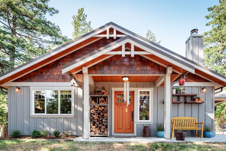 Smoky Mountain Retreat-the Forest Cabin - Vancouver Island