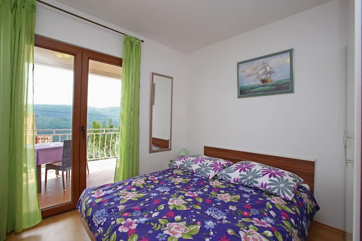 Apartment For 5 Persons, Big Terrace, 2 Bdr - Rabac