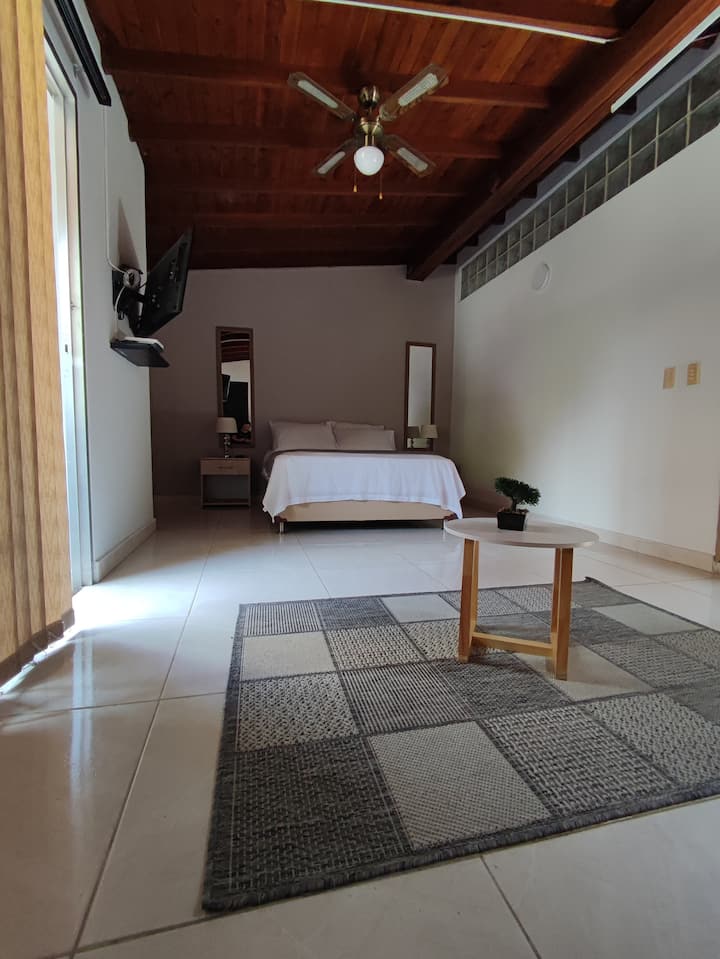 Apartamento A Media Cuadra De Estación Del Metro - Medellín