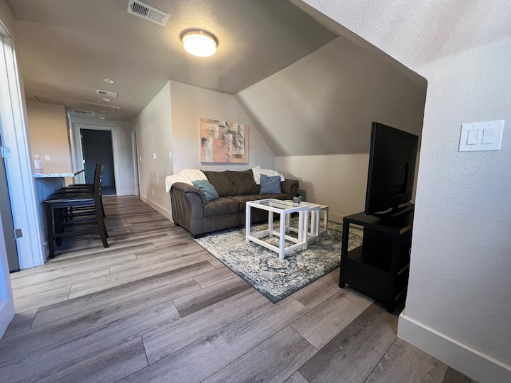 S Broadway 2 Bed Getaway W Parking - 98 Walk Score - Denver, CO