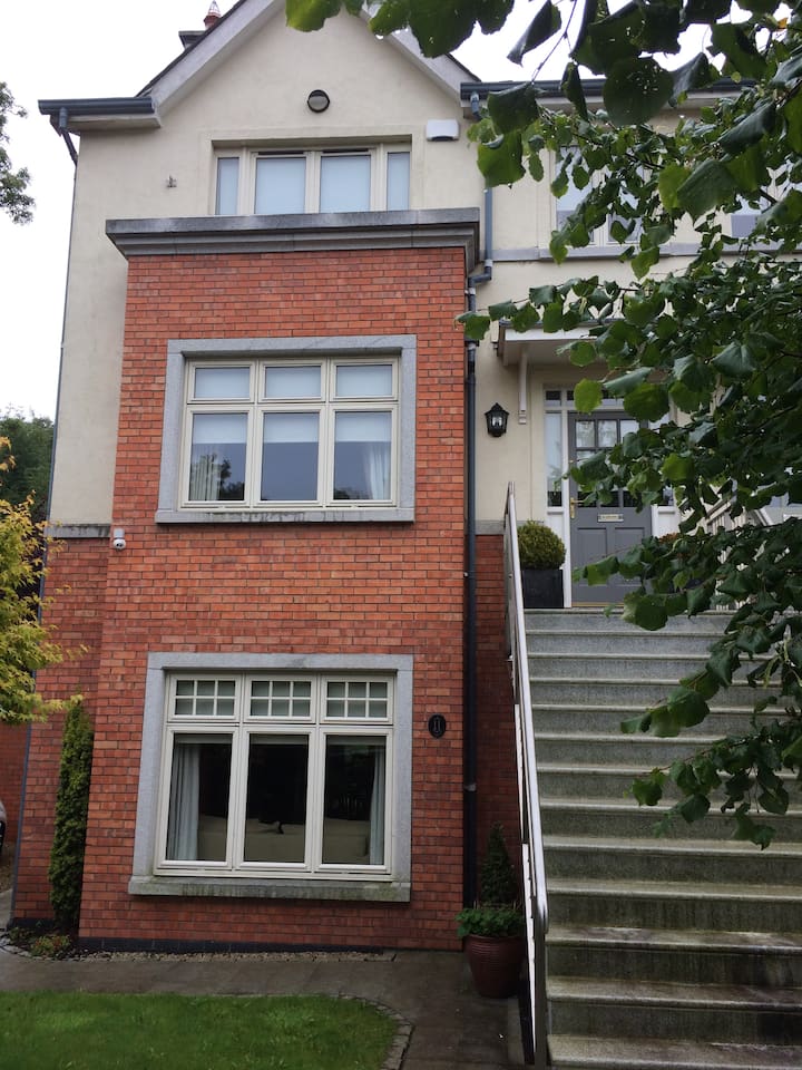 5 Bedroom House - Dublin