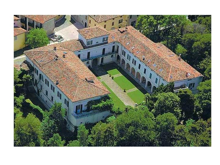 Historical Apartment Near Salò With Lake Views - Salò
