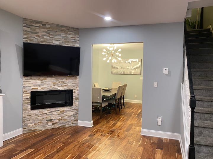 Pulaski Suites 5 Br Entertainment Home - Chestnut Hill, PA