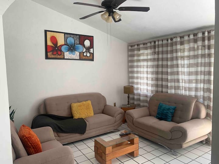 Casa San Miguel, 5 Min. Imss, Centro Colima Y Vdea - Colima