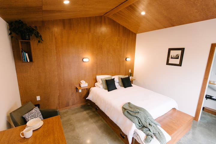 'Little Two' - Luxury Studio By Airport - Christchurch