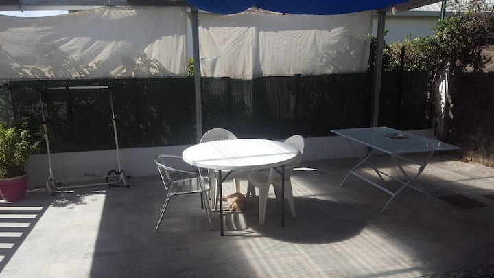 F2 à 10 Min De L'aéroport Dans Résidence Privée - La Réunion