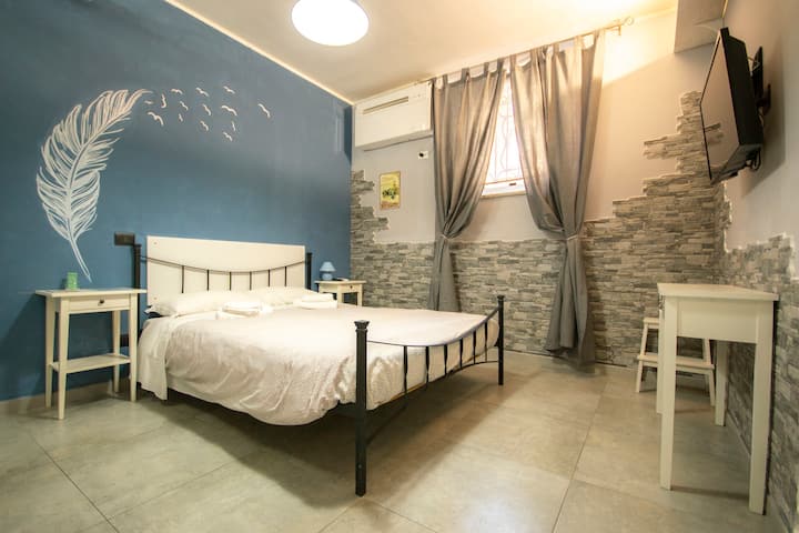 Central Cozy Room, Private Bathroom Inside, Roma - Rome