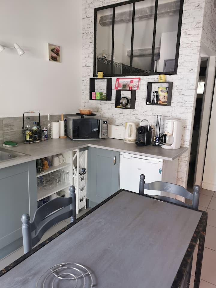 Chaleureux Studio En Campagne Provençale - France