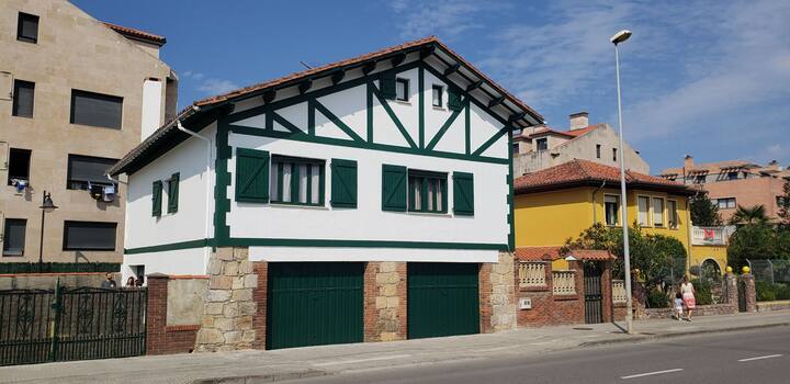 Chalet Con Jardín - Llanes