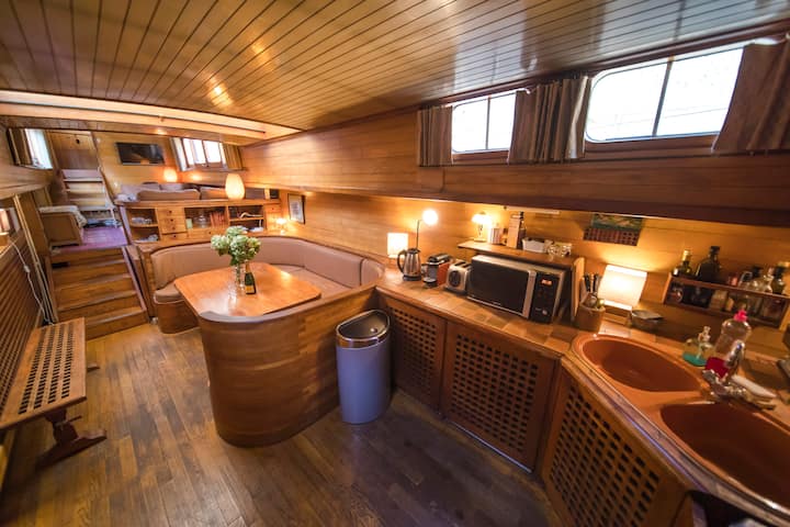 23 Best Airbnb Houseboat Rentals In Paris - Updated 2025 | Trip101