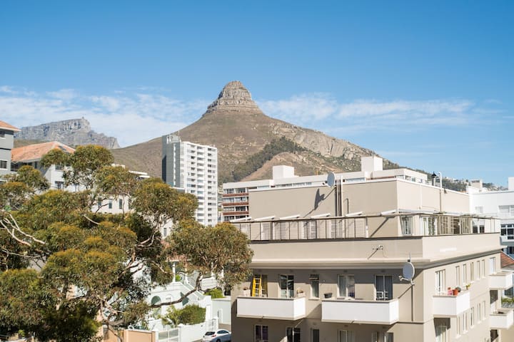 Top Floor | Sea Views | 2 Bed 2 Bath - Le Cap