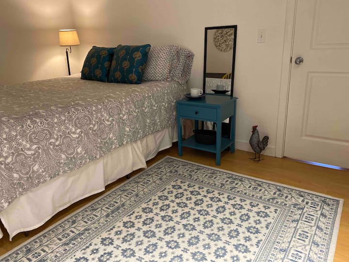 Maggies Diggs Near Magnuson Park , Childrens, Uw - Seattle, WA