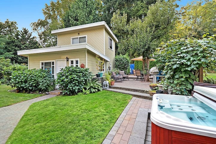 Private Guest House In Matthews Beach With Hot Tub - Kirkland
