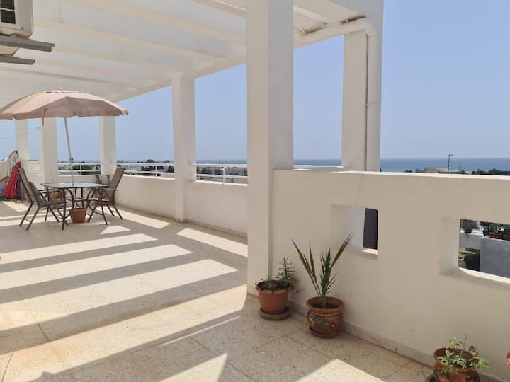 Superbe Appartement Avec Grande Terrasse Vue Mer - Nabeul