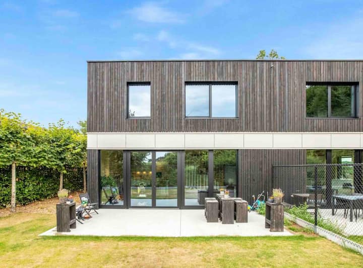 Nieuwbouwwoning 3 Slaapkamers! - Geel