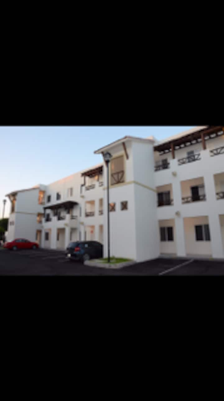 Depto Solo Con 2 Hab,alberca Y Estacionamiento.🐕‍🦺🐕‍🦺👍🏻 - Playa del Carmen