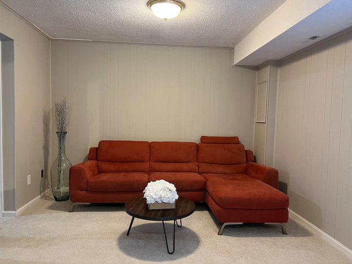 Lovely 1 Bedroom Basement With Living Room - George Mason University, Fairfax