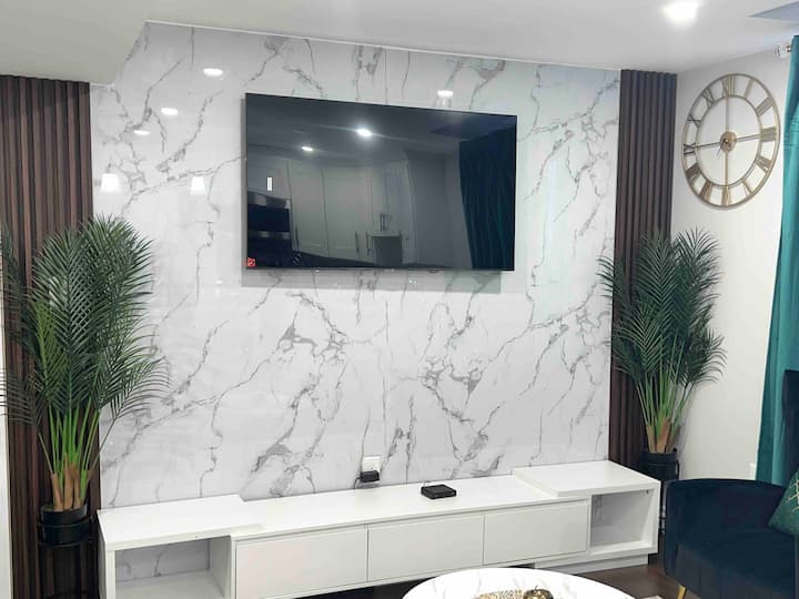 2 Bedroom Basement Apartment With Private Entrance - Brampton