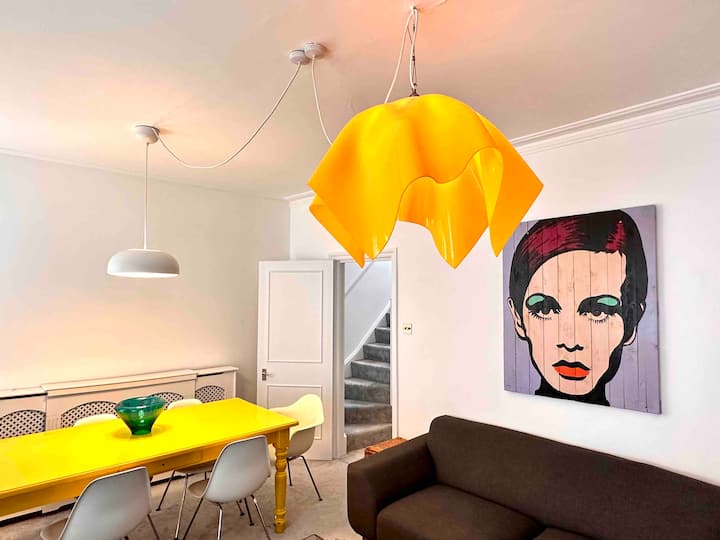 New! Yellow Submarine By The Thames (8 Guests) - London