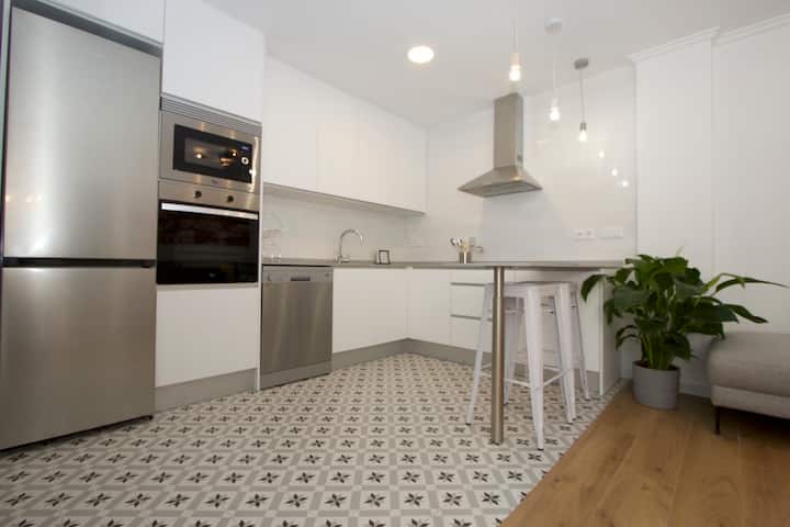 Gran Piso De 5 Habitaciones En Algirós - Valencia