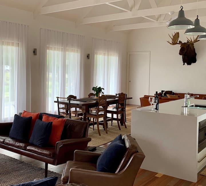 Merry Moose  - Luxury Lodge Accomodation - South Australia