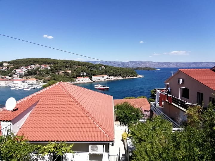 Yellow App2 Marija Palaversić Jelsa - Gelsa
