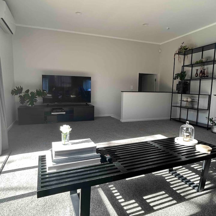 Bedroom Available In North Shore Home - Auckland