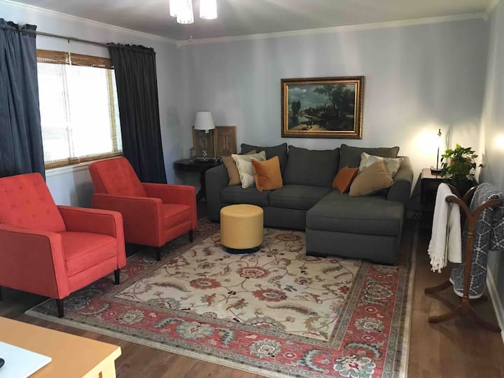 Cheerful 2 Bedroom Home Fayetteville - 페이엣빌