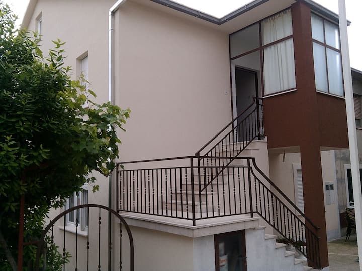 Apartman Alena A6 - Okrug Gornji