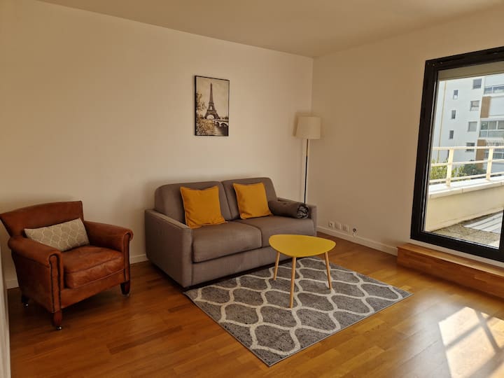 Grand Studio Avec Terrasse Et Parking Gratuit - Boulogne-Billancourt