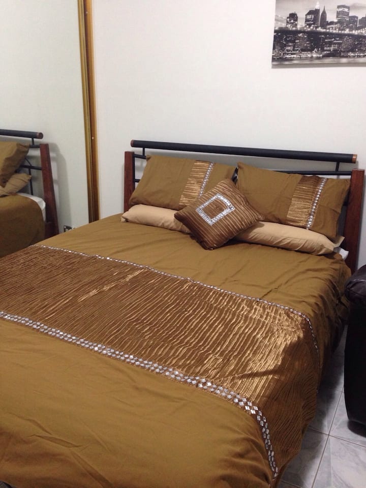 Modern Bedroom Beside Swan Lake - Liverpool