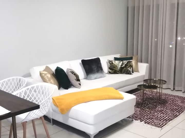 Honeybee Central Hideout - Windhoek
