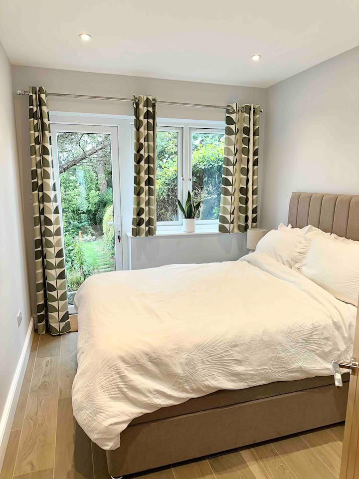 Beautiful South Londn Flat, Free Parkng Gardn View - Surbiton