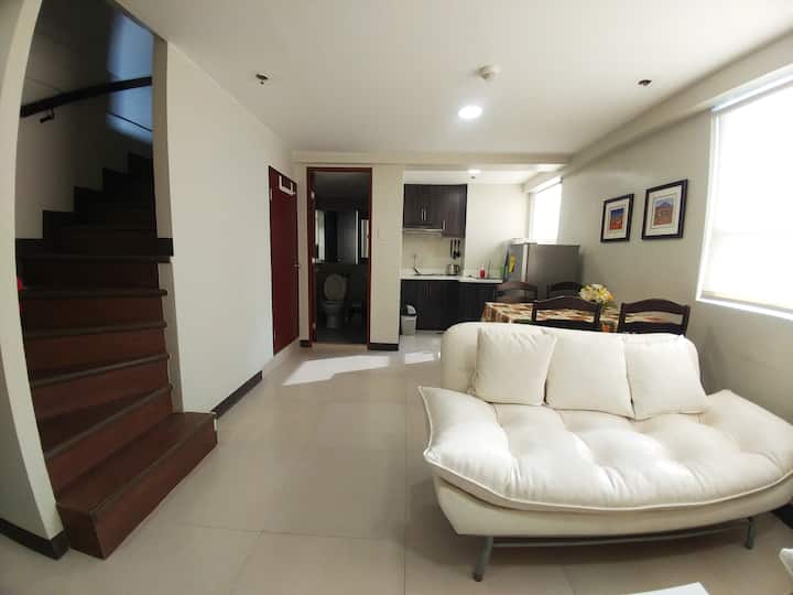 Spacious 2 Br Loft [Fast Fiber Wifi W/netflx] - Cuba