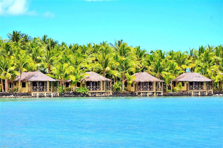 Superior Oceanfront Bungalow - Samoa