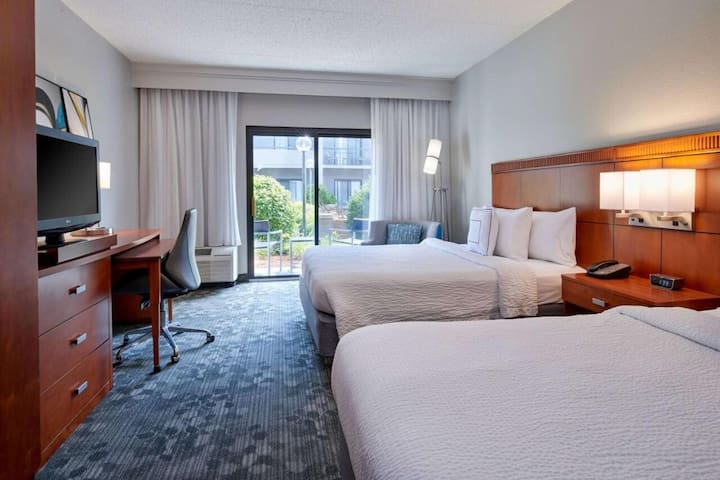 Excellent Choice! Unit W/ Courtyard View, Pool! - Eden Prairie, MN