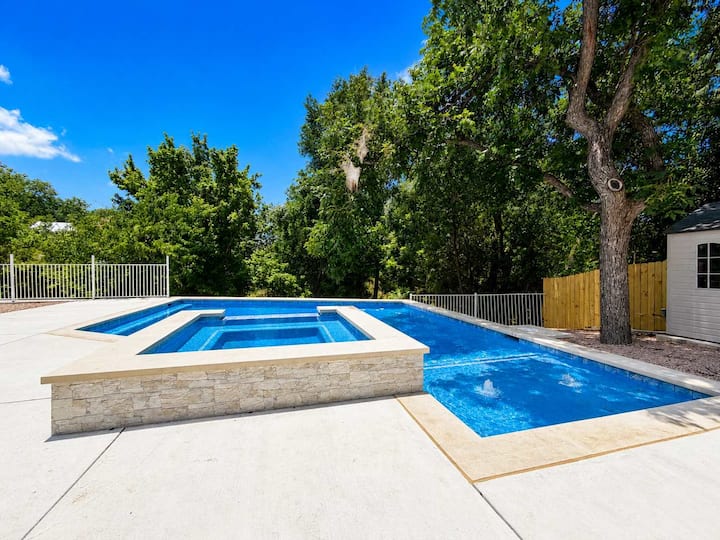 The Grove Estate 9bd/7ba! Perfect For Groups! - Fredericksburg, TX