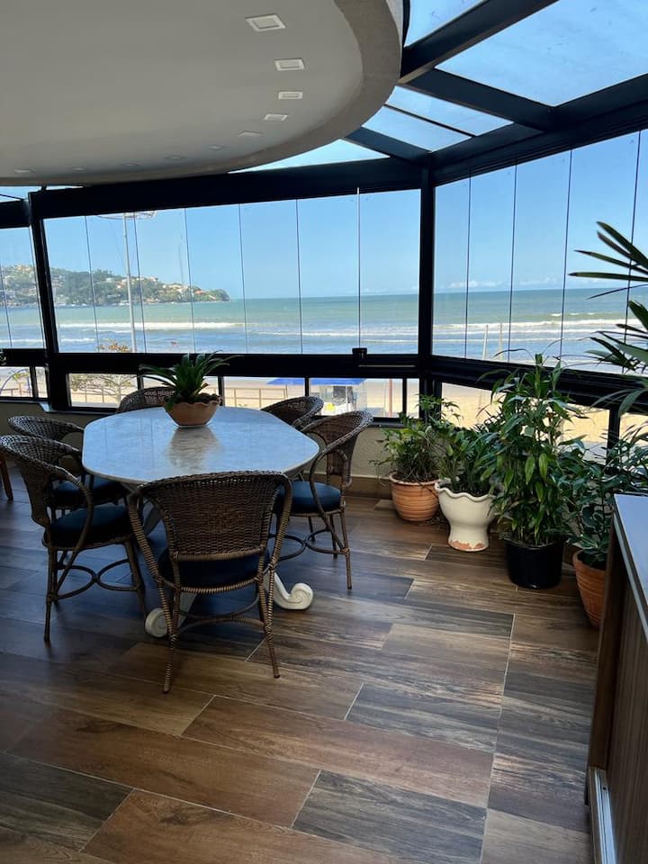 Apto Frente Mar, 5 Dormitórios - Itapema