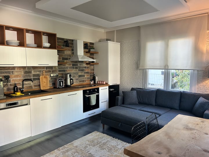 Fethiye,  Müstakil Girişli Merkezi şEhir Evi - Fethiye