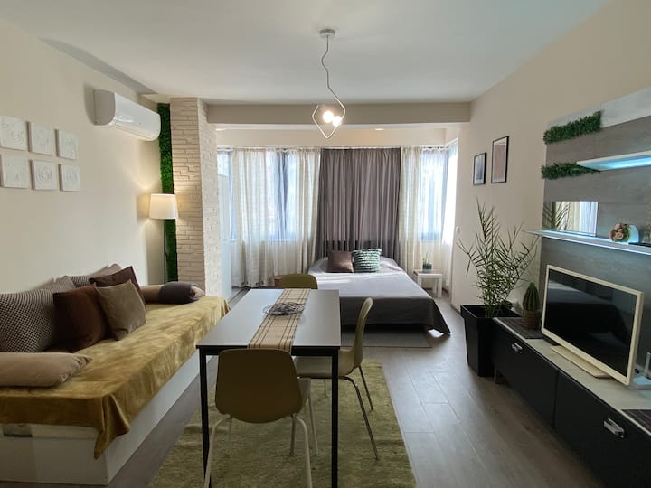 Joy House - Várna